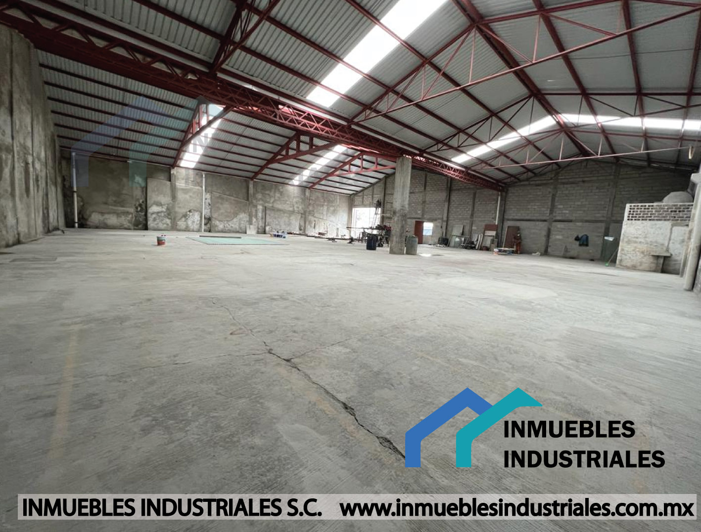 BODEGA EN TULTITLAN RENTA 800m² CON ANDEN DE CARGA Y PATIOS 1,100m² ...
